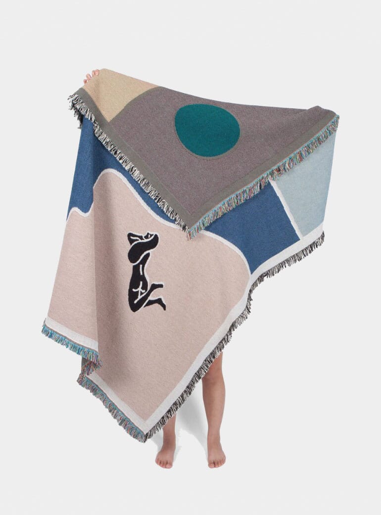5 of the Finest Winter Throw Blankets 2019 | OPUMO - OPUMO Magazine