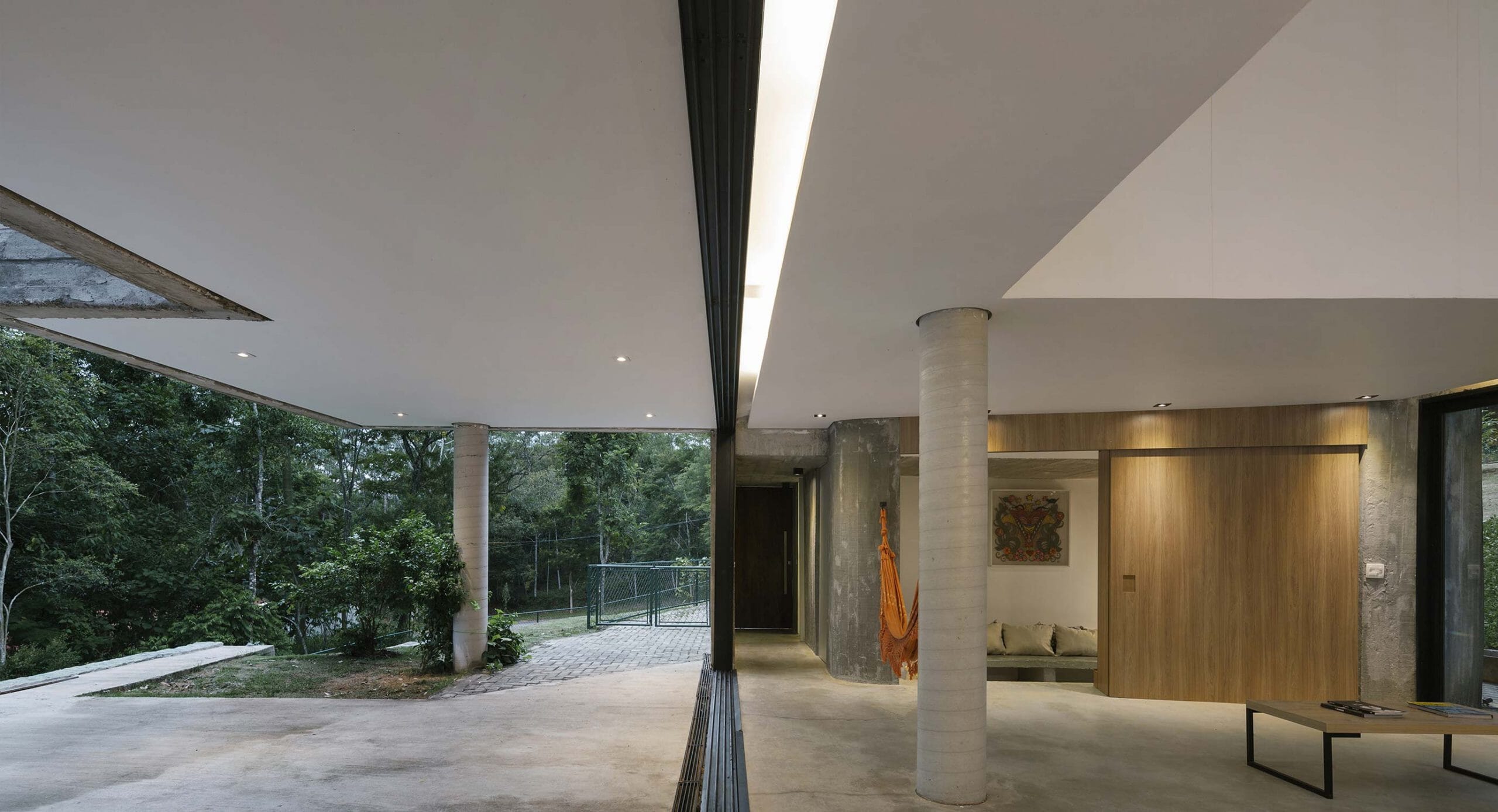 Pitanga House: Between nature and man-made | OPUMO Magazine