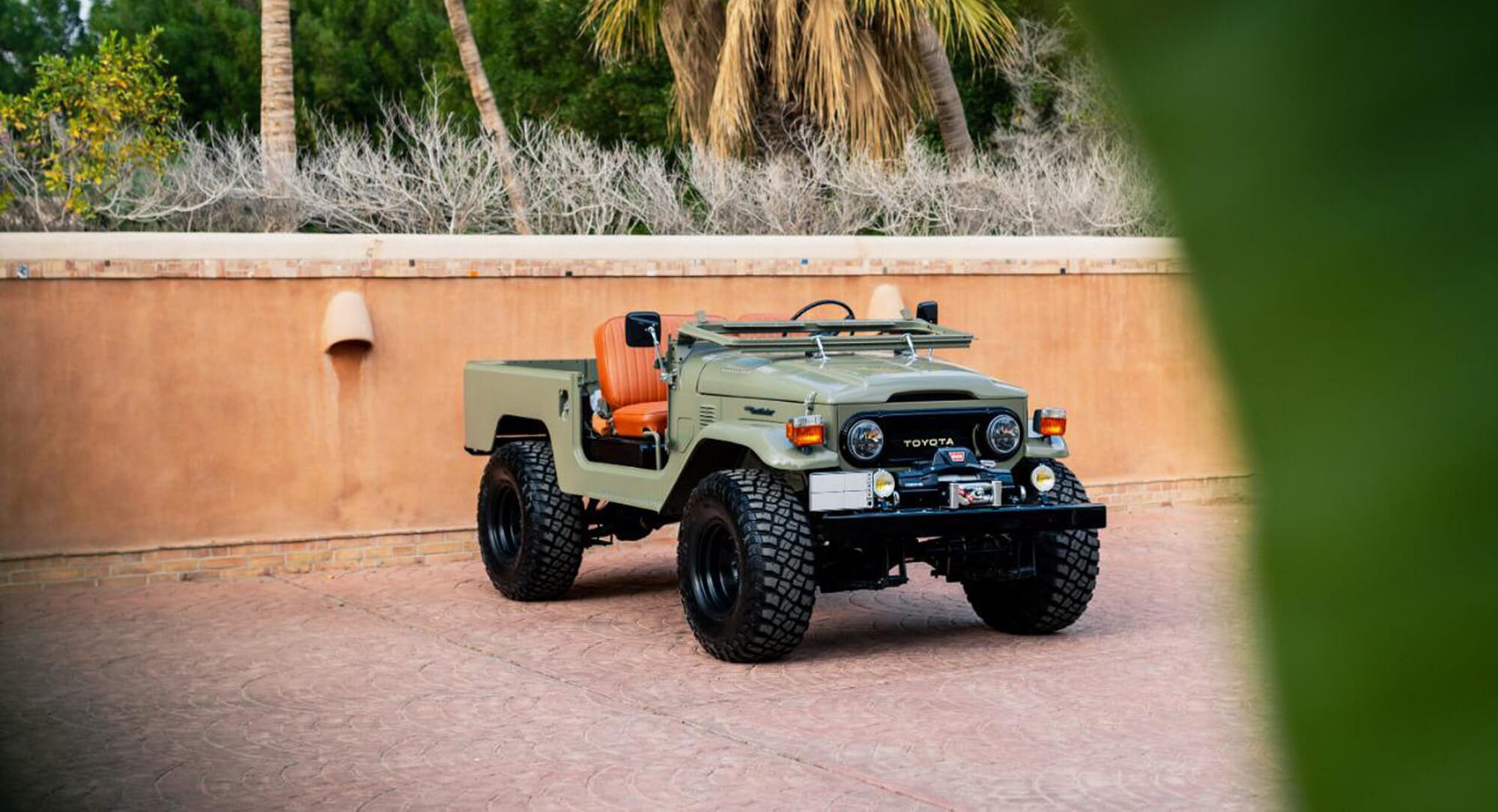 Toyota FJ43 Land Cruiser: A military off-roader built to last forever ...