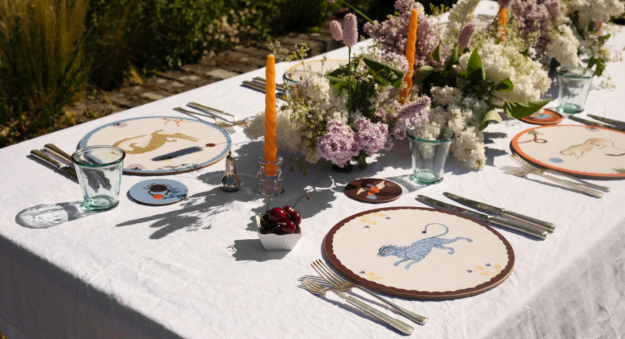 Upgrade your dining table decor with these 9 elegant accessories ...