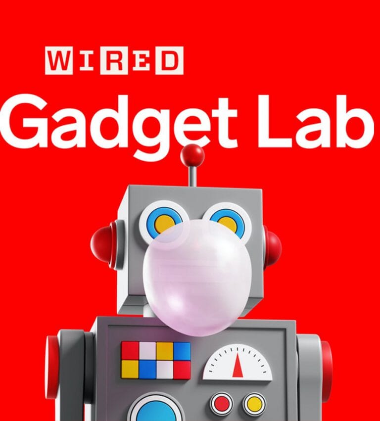 5 of the best tech podcasts to listen to in 2025 | OPUMO Magazine