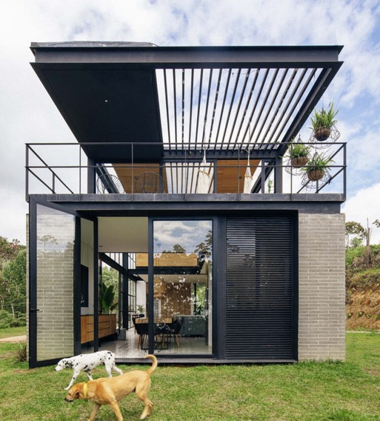 Llano Arquitectos' Candelaria House is based around social interaction ...