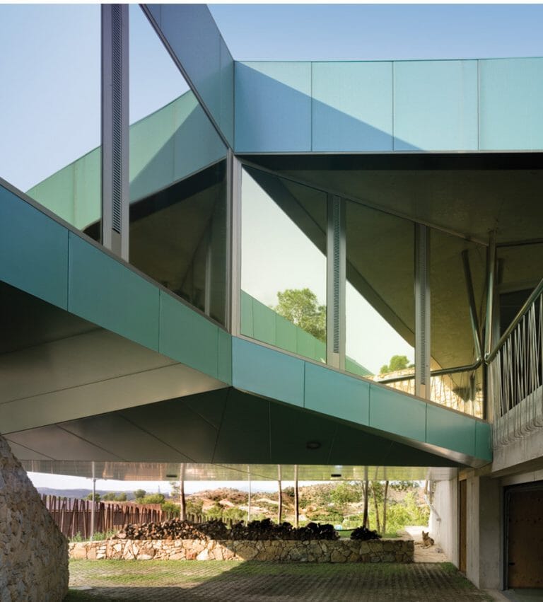 Courtyard architecture: 5 courtyards that invite the outdoors into the ...