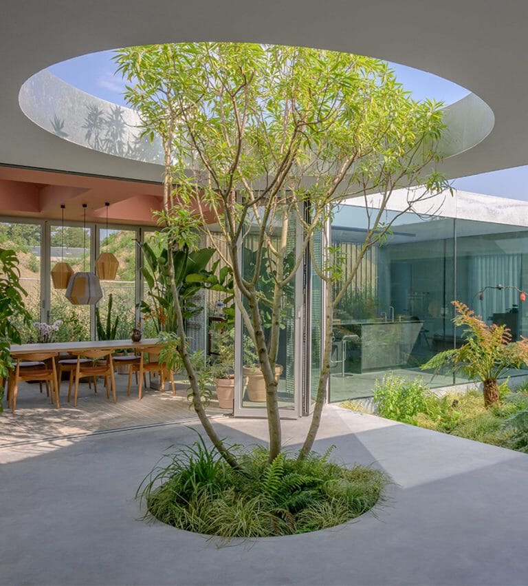 Courtyard architecture: 5 courtyards that invite the outdoors into the ...