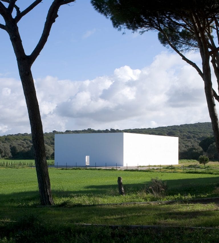 Courtyard architecture: 5 courtyards that invite the outdoors into the ...