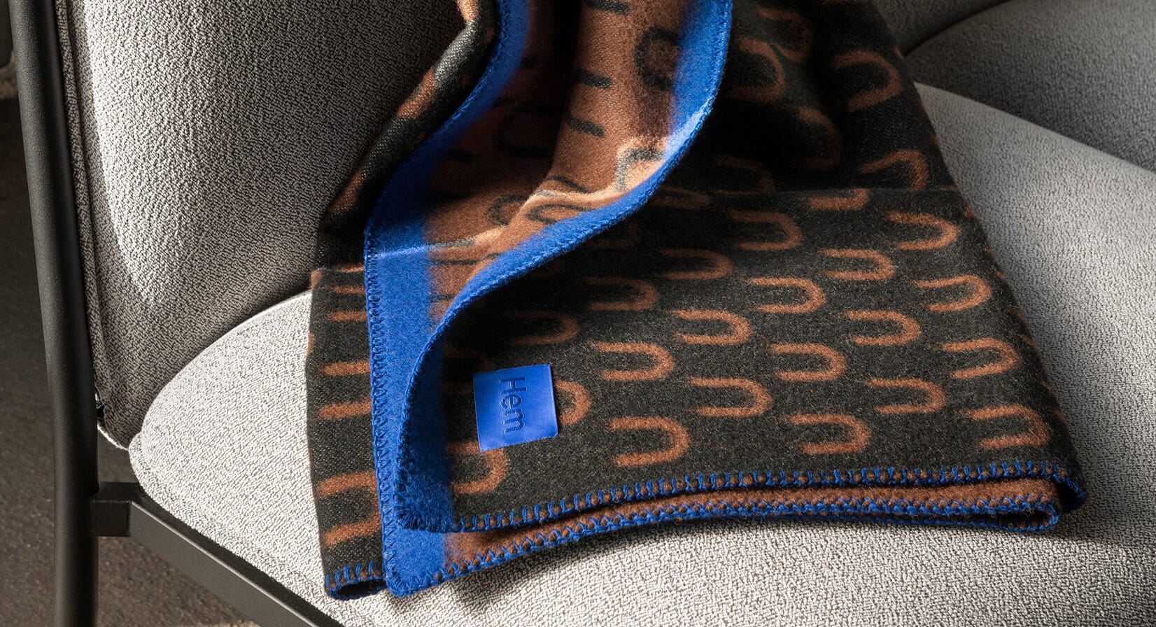 9 best modern throw blankets in 2025 | OPUMO Magazine