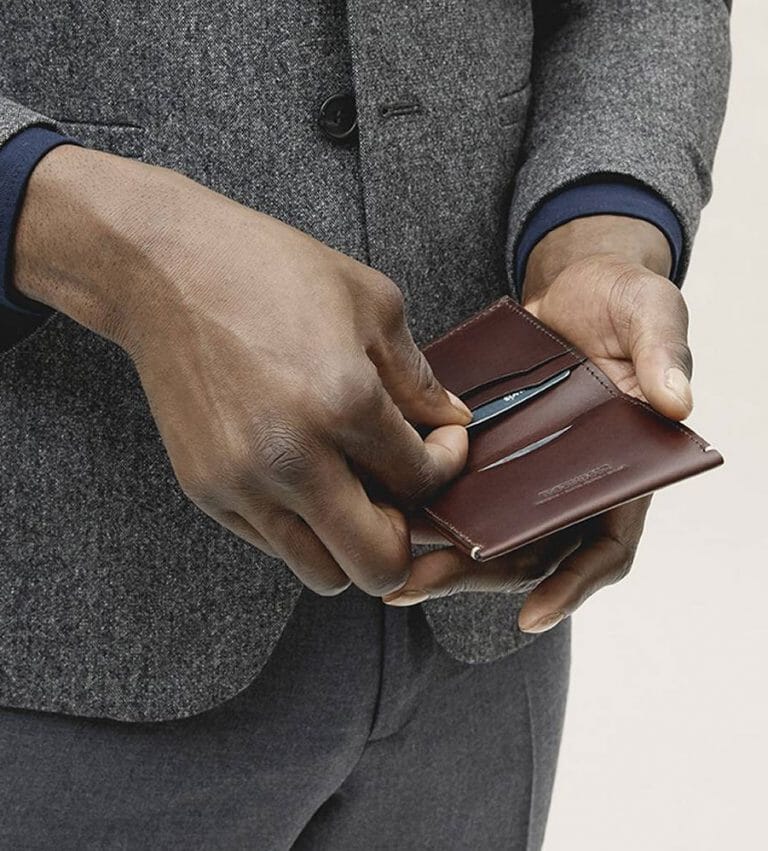15 best minimalist wallets for men in 2022 | OPUMO Magazine