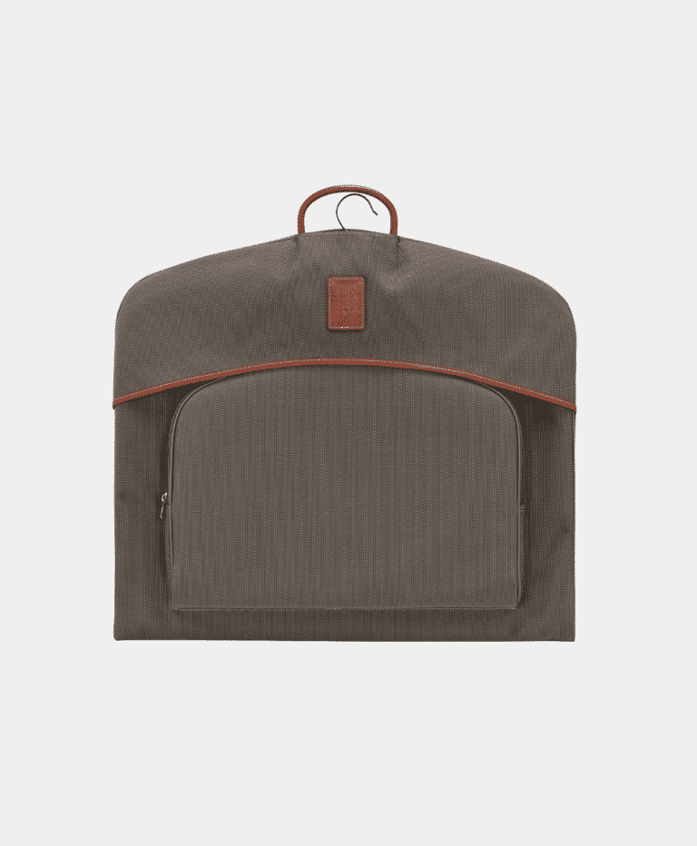 The best garment bags for men to carry your suit in style | OPUMO Magazine