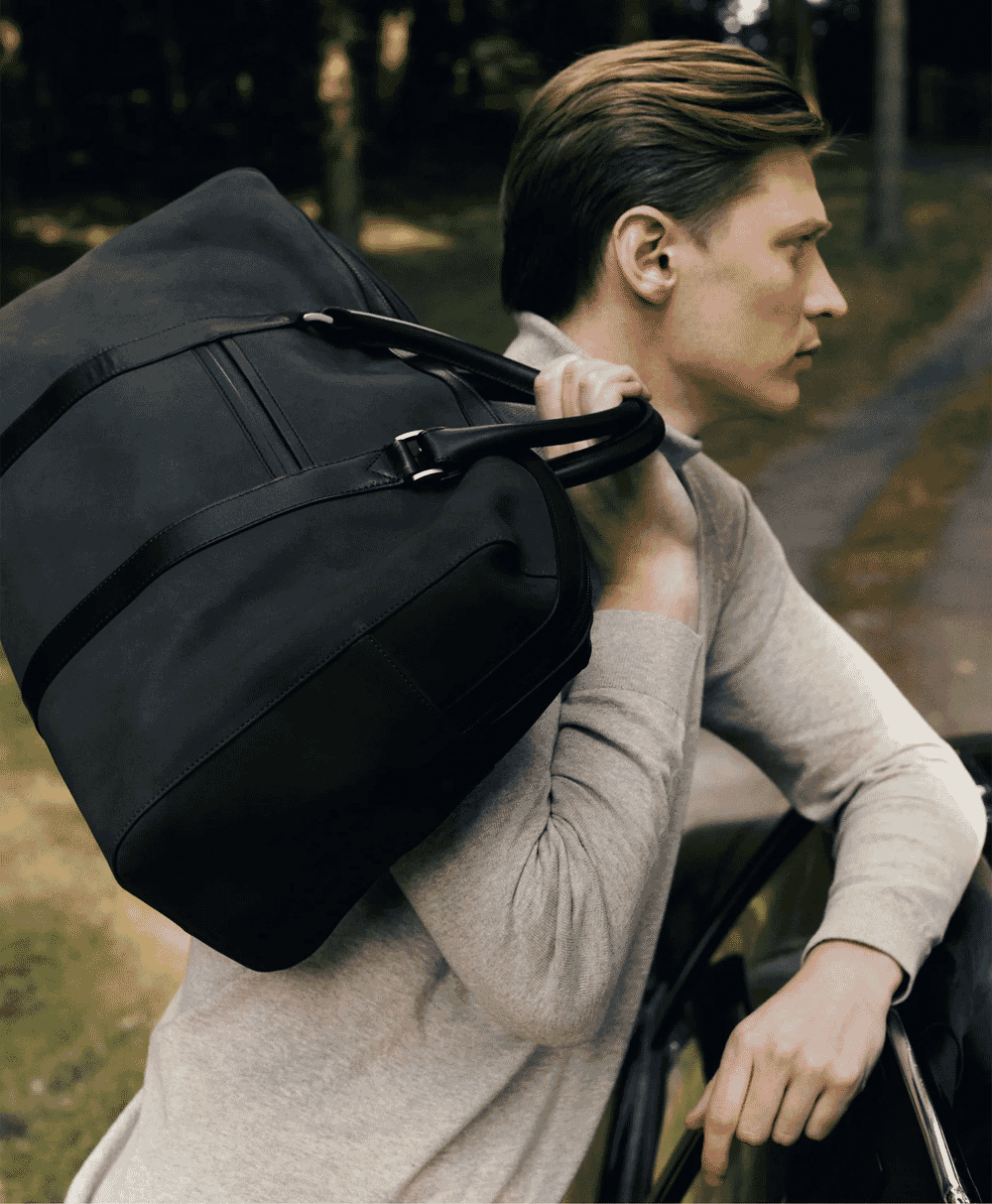 The best garment bags for men to carry your suit in style | OPUMO Magazine