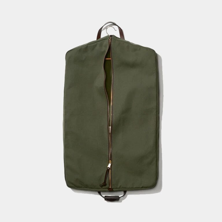 The best garment bags for men to carry your suit in style | OPUMO Magazine