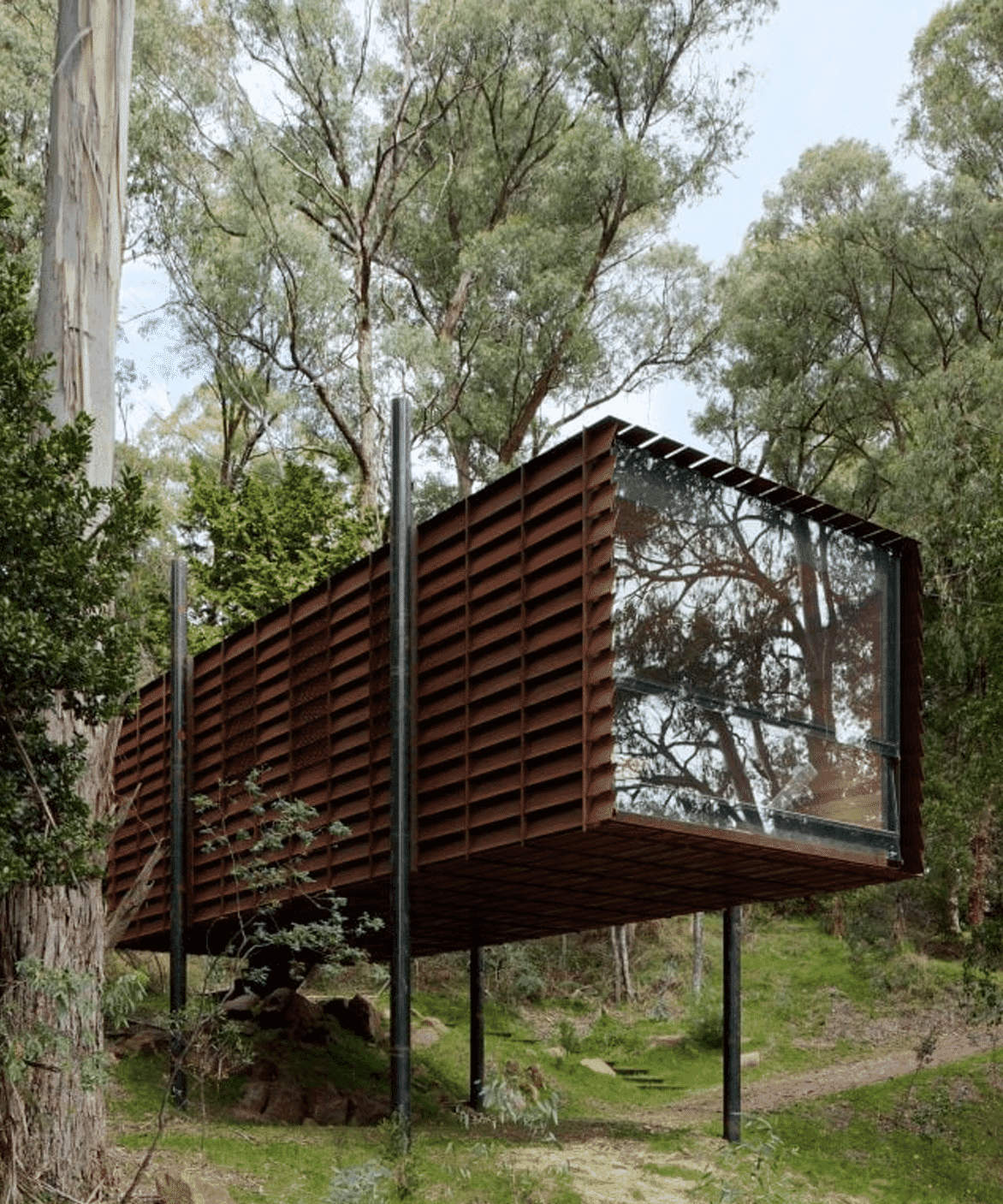 Woodland Retreat: Sawmill Treehouse by Robbie Walker Design | OPUMO ...